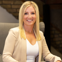 Amy Foss :: Leighton Media